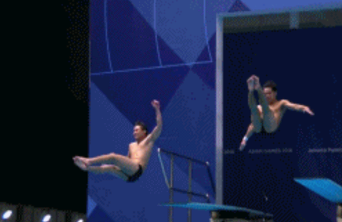 堪比炸鱼！亚运会泰国跳水队火了 灵魂一跳 呲你一脸